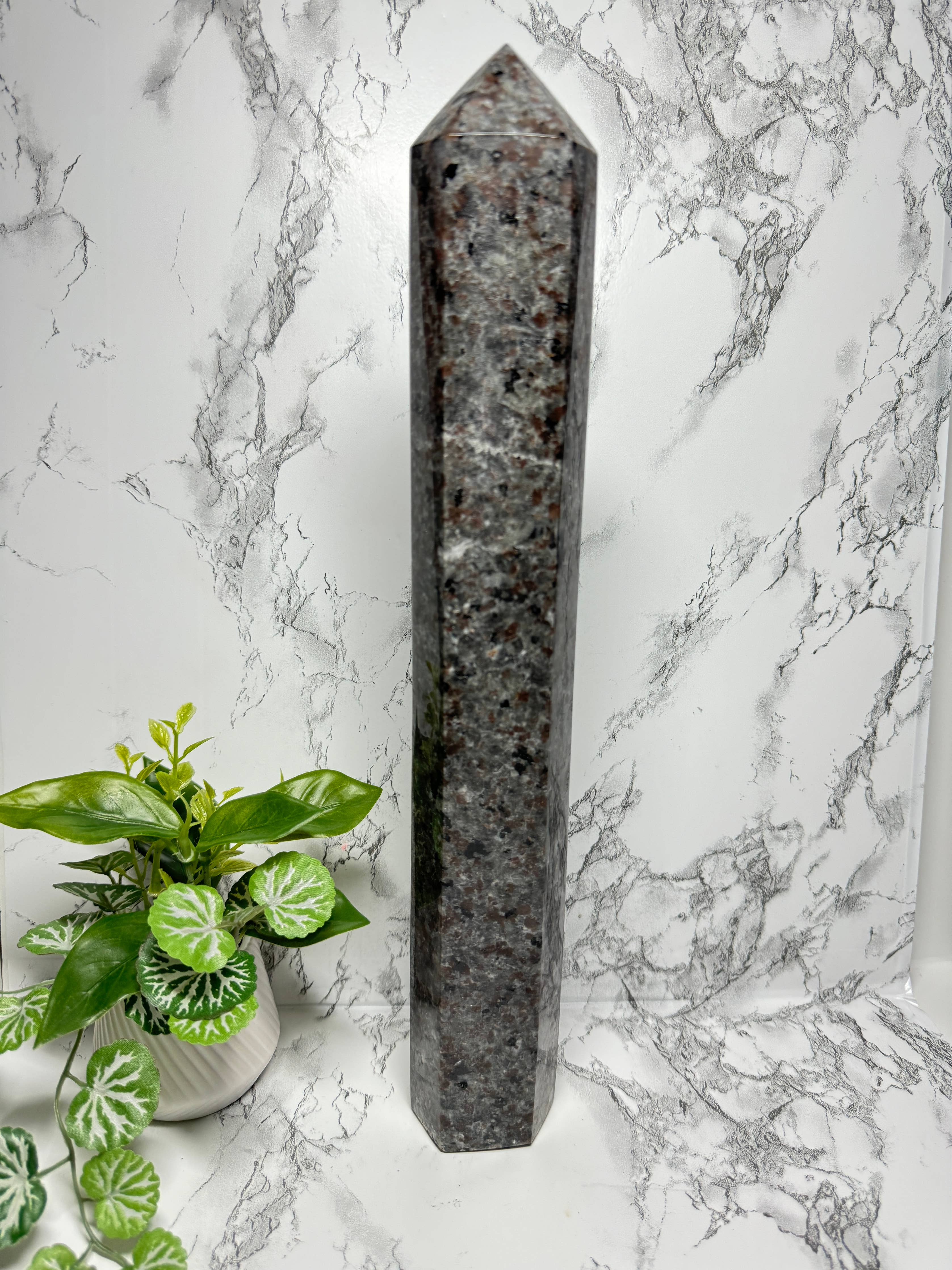 Yooperlite - UV reactive 14" - Point, Tower, Obelisk – DFW Crystals